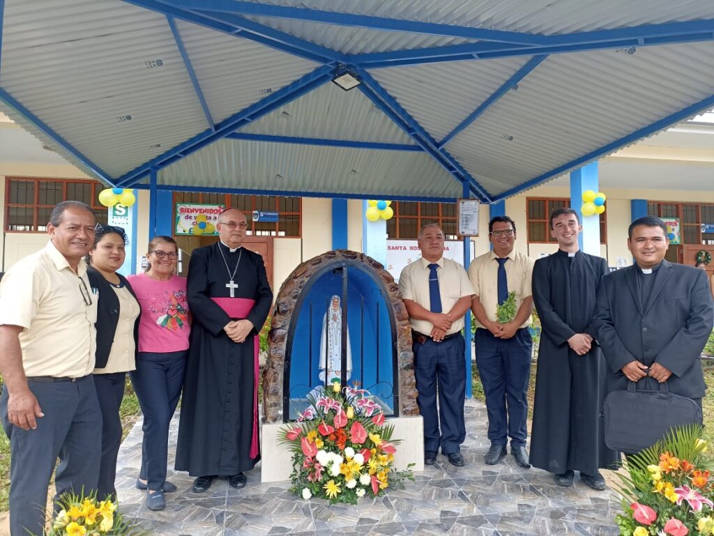 Monseñor Rafael visitó el Colegio Monseñor Venancio Celestino Orbe ...